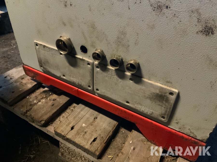 Elskåp för foderblandare Luclar, Töreboda, Klaravik auktione