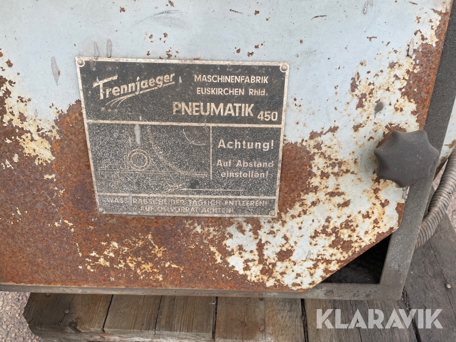 Kapmaskin Trennjaeger Pneumatik 450, Torsby, Klaravik auktio