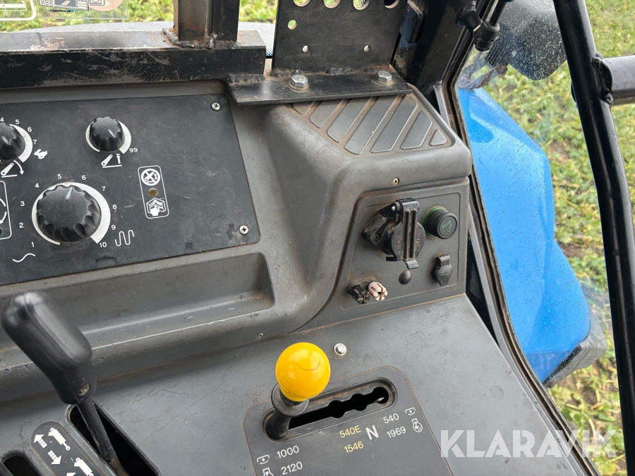 Traktor New Holland TM115, Kristianstad, Klaravik auktioner
