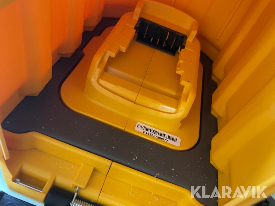 Klaravik Auktioner | Bruksblandare DeWalt Dcd240