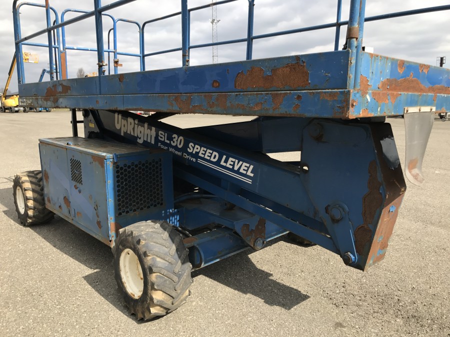 Klaravik Auktioner | Saxlift UpRight SL30SL Diesel