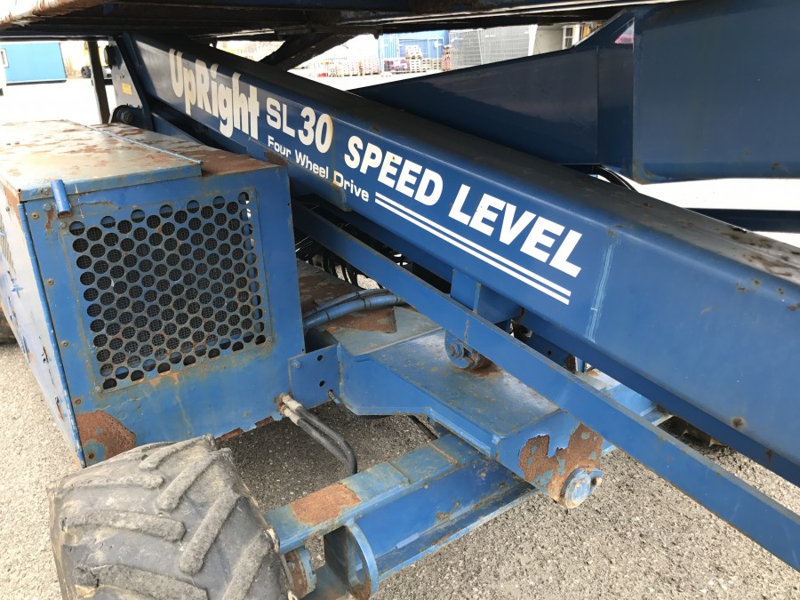Klaravik Auktioner | Saxlift UpRight SL30SL Diesel