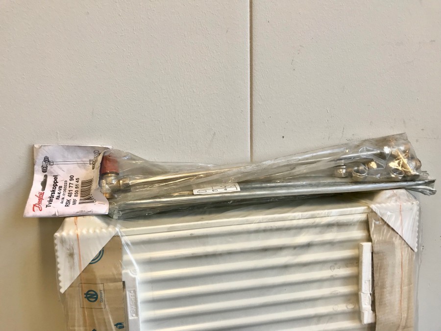 Klaravik Auktioner | Vattenburet element