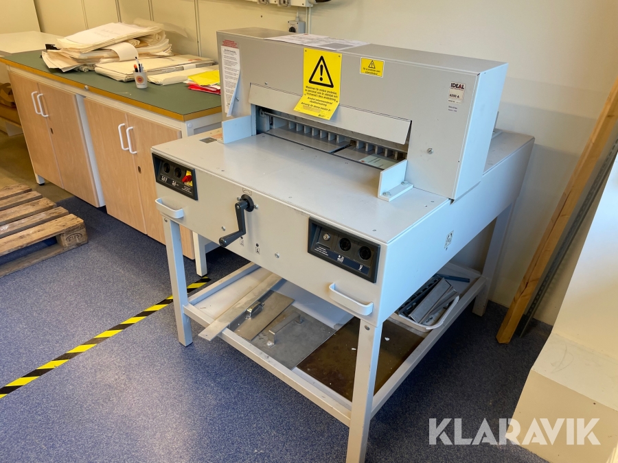 Pappersskärmaskin giljotin Ideal , Karlstad, Klaravik auktio