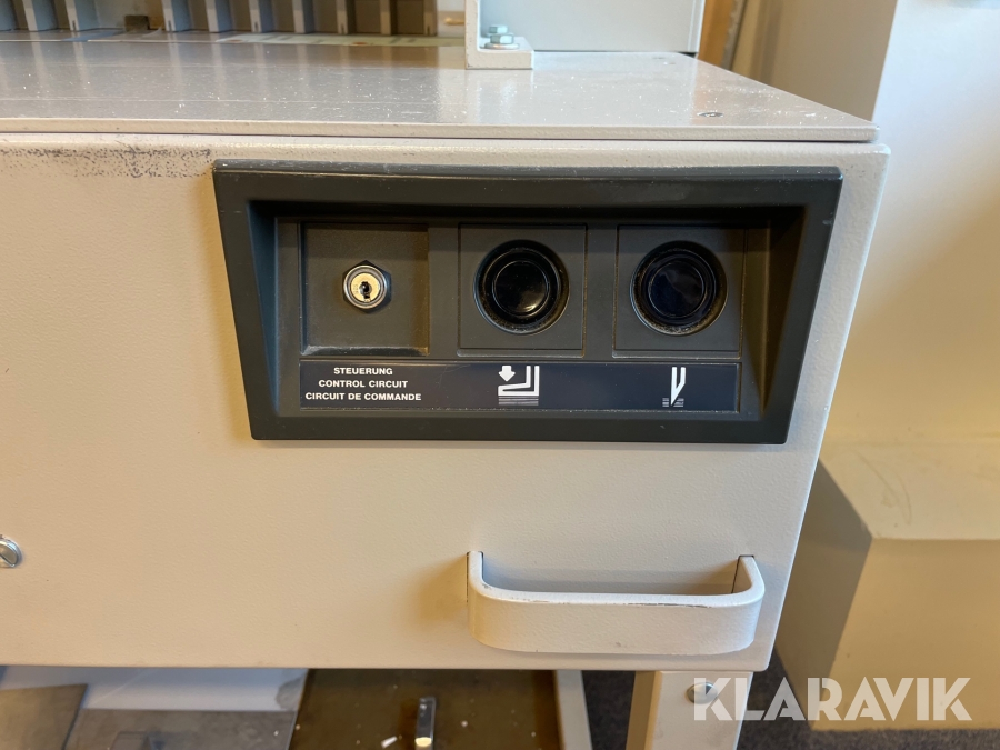 Pappersskärmaskin giljotin Ideal , Karlstad, Klaravik auktio