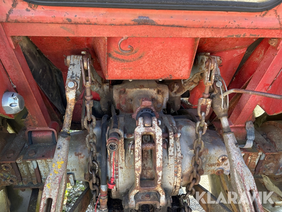 Veterantraktor Massey Ferguson 185S, Gotland, Klaravik aukti