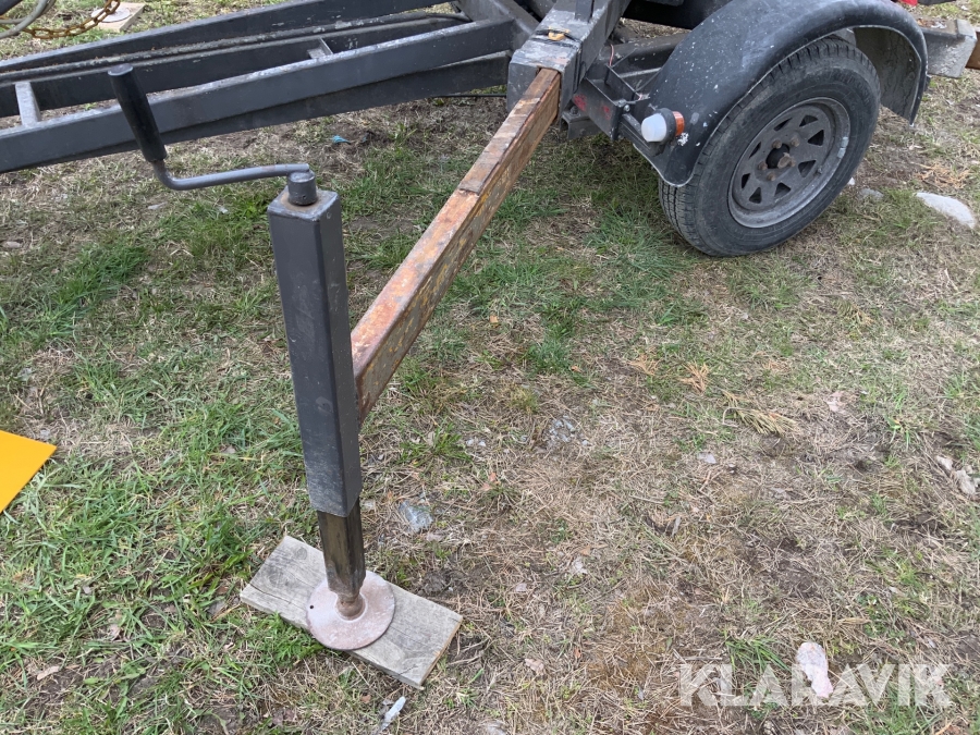 Klaravik Auktioner | Släpvagnslift Simon topper T120