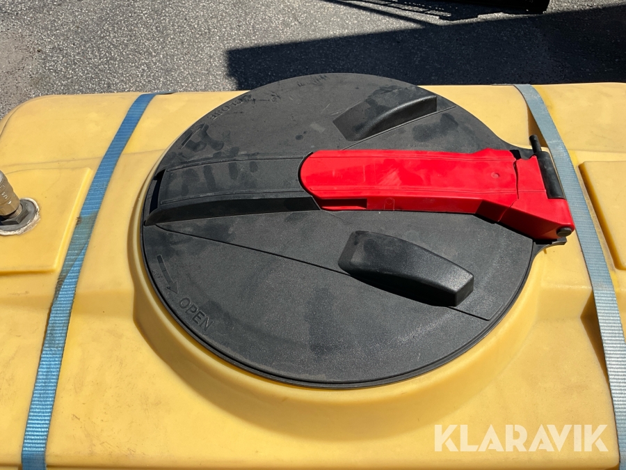 Vattentank med bensindriven pump K-vagnen, Örebro, Klaravik