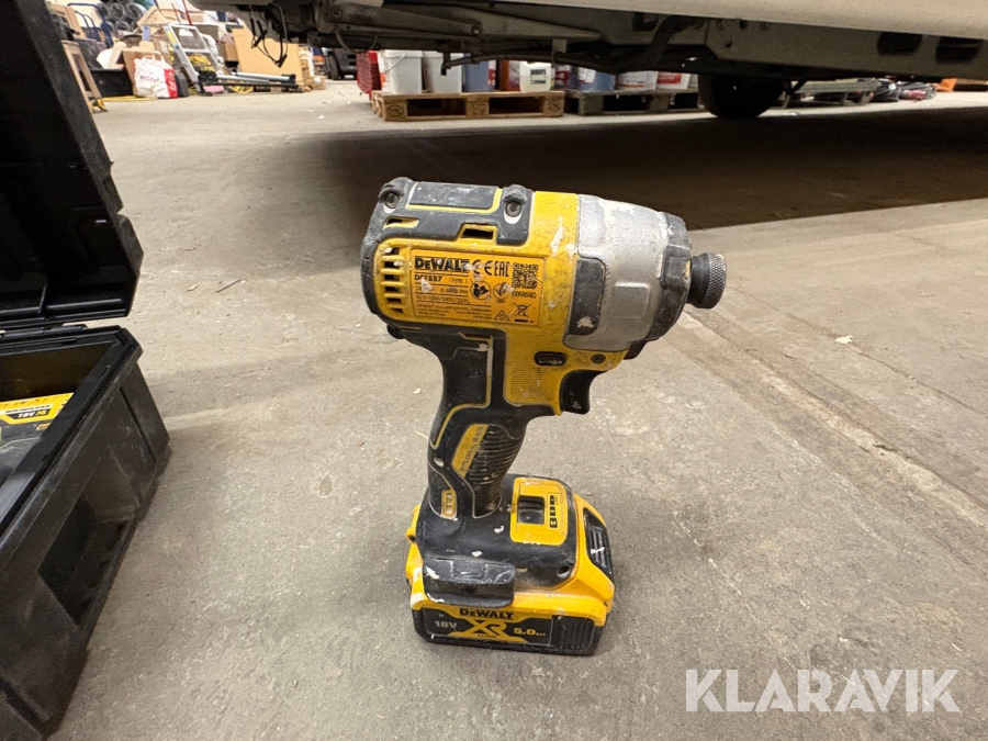 Mutterdragare och skruvdragare Dewalt DCK268P2T, Eslöv, Klar