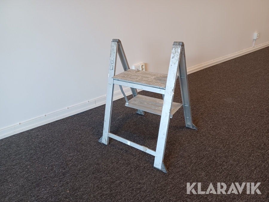 Stegar, Kinda, Klaravik auktioner