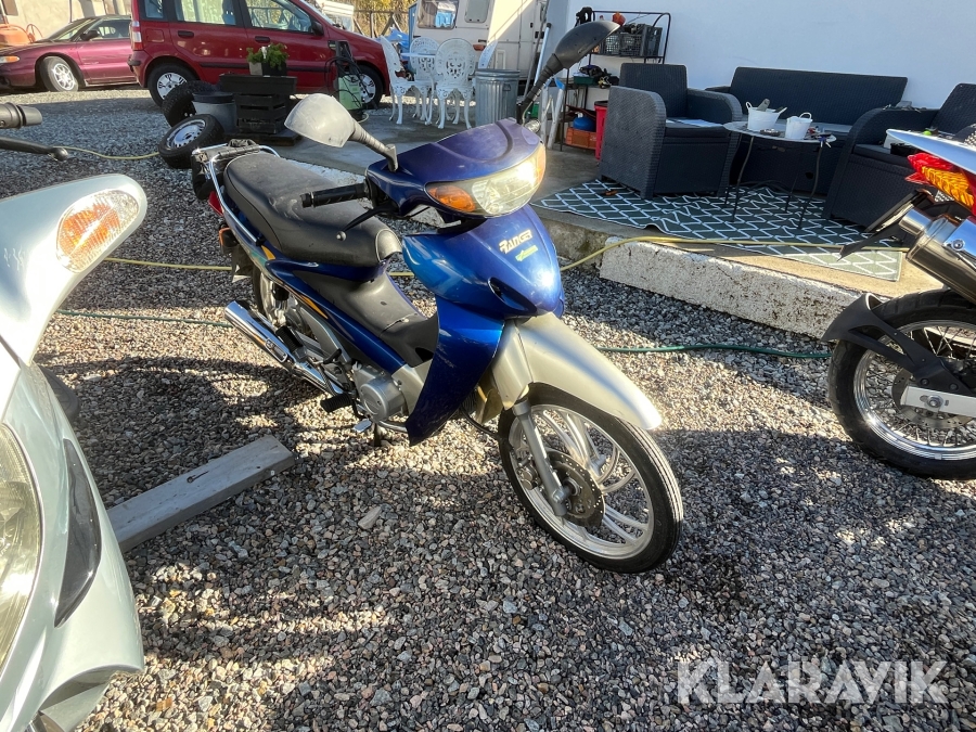 Motorcyklar Suzuki, Vespa mf.l., Nykvarn, Klaravik auktioner